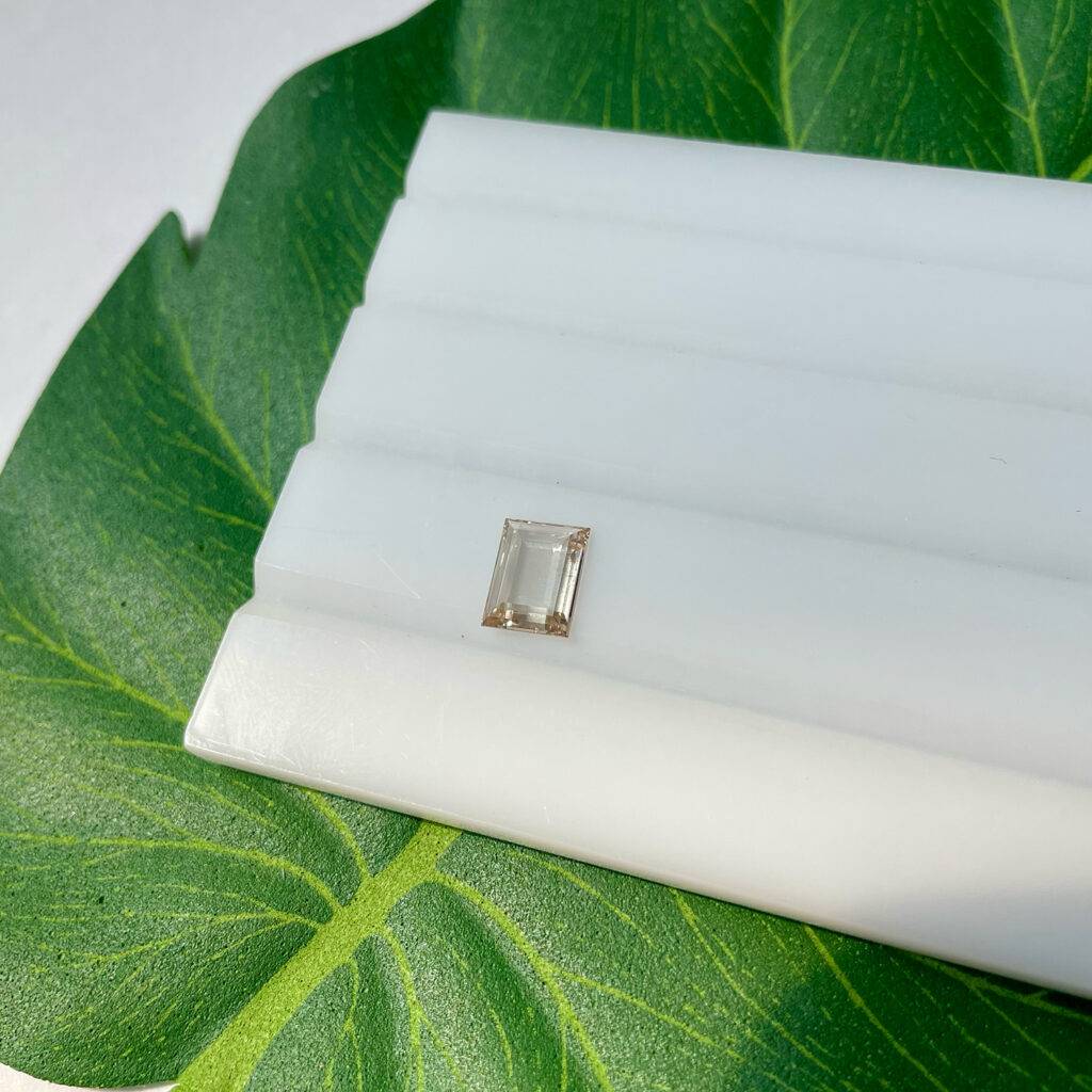 Light brown rectangle diamond - Petchseeg Thai Co., Ltd